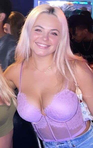 Filekyla Deaver Boobpedia Encyclopedia Of Big Boobs