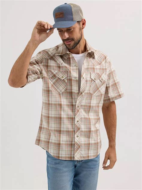 Mens Wrangler Retro® Short Sleeve Sawtooth Pocket Western Snap Shirt