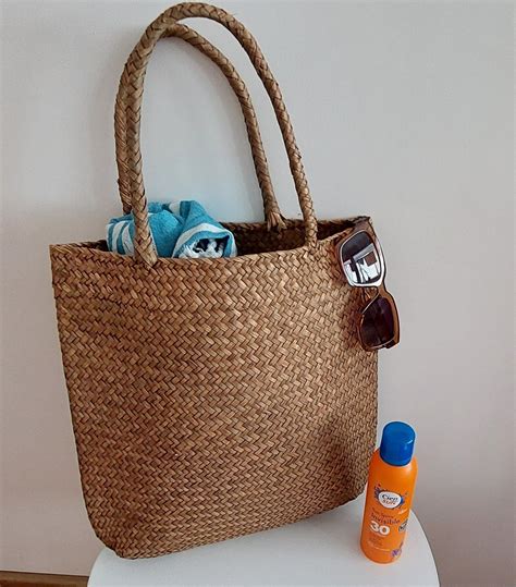 Ежедневна дамска чанта чанта за плаж от ратан гр Варна Спортна зала • Olx Bg