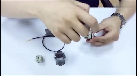 航空插头怎么接线 好看视频