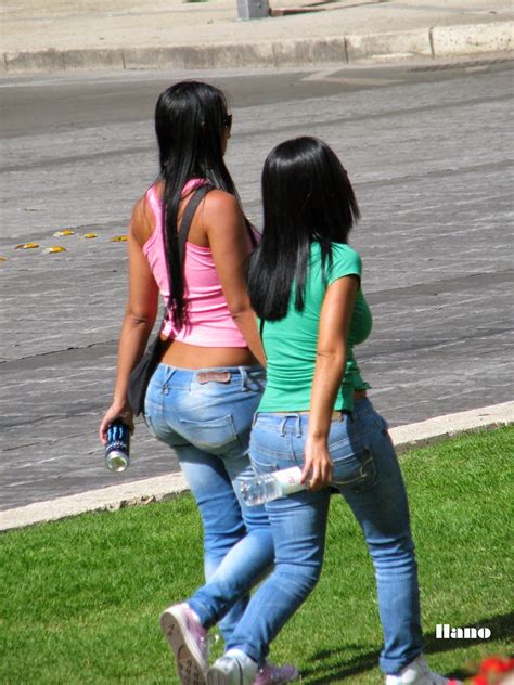 Mexican Street Girls