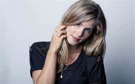 43 Emily Bett Rickards Wallpapers Backgrounds Hd