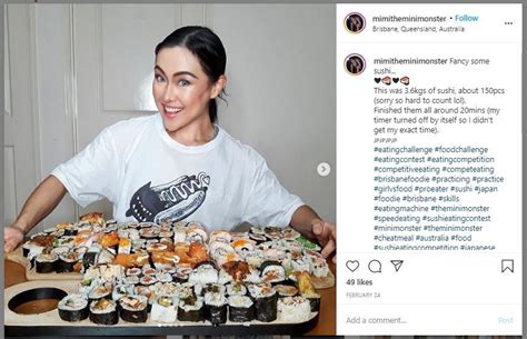 Potret Mimi Zhang Mua Imut Yang Bisa Makan 5 5 Kg Mie Sendirian