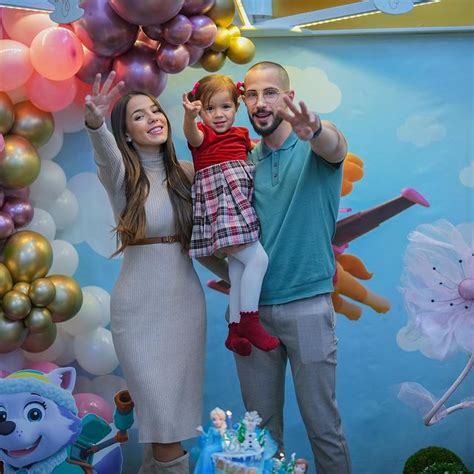 Чаровната дъщеричка на Наум Шопов и Теа Минкова навърши 3 годинки вижте сладката рожденичка и