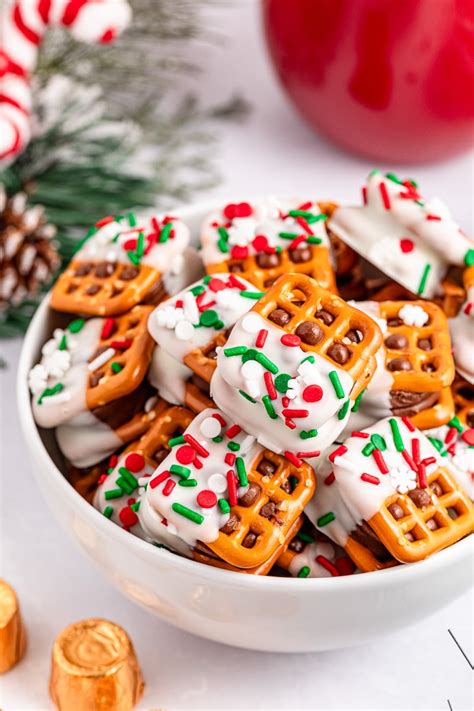 Christmas Rolo Pretzel Sandwiches Shes Not Cookin
