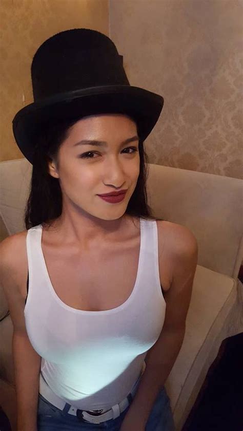 Asian Sirens · Shwe Eain Si