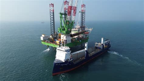 中能風場海事工程正式啟動93支水下基樁接棒安裝拚2024年完工併網