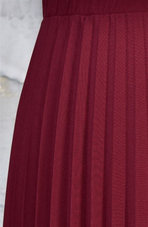 تنورة بتصميم طيات 3100 04 لون خمري 3100 04 Sefamerve