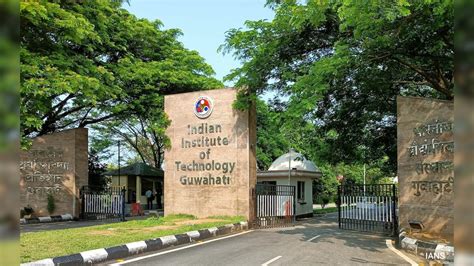 Iit Guwahati आईआईटी गुवाहाटी ने तैयार किया Ai आधारित रोबोट बॉर्डर इलाकों में कर सकता है