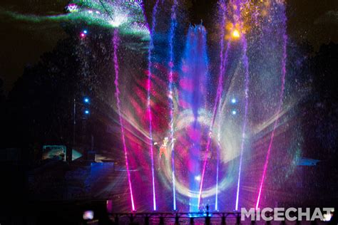 002disneylandfantasmic Micechat