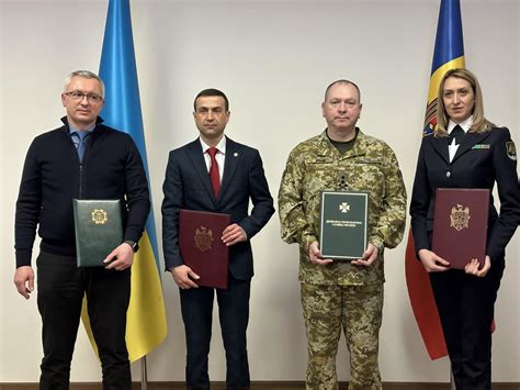 Україна та Молдова підписали протоколи щодо організації спільного контролю Церемонія підписання