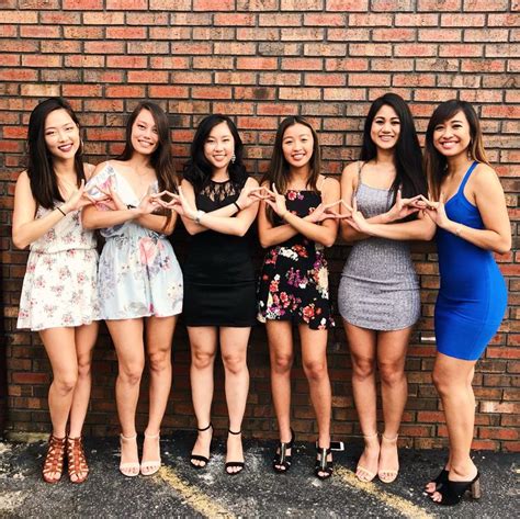 Girlslikeus Girls In Mini Skirts Asian Girl Beautiful Asian Girls