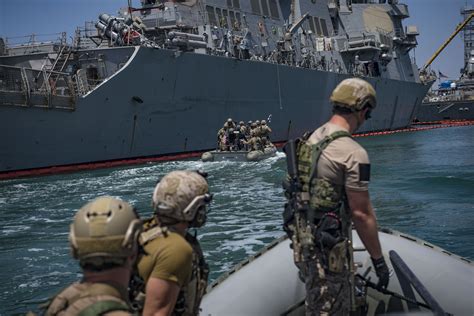 Us Navy Seals Vbss Drill Onto Uss Porter 4176 X 2784 Rmilitaryporn