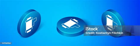 아이소메트릭 카메라 빈티지 필름 롤 카트리지 아이콘은 파란색 배경에 격리되어 있습니다 35mm 필름 캐니스터 필름 스트립 사진