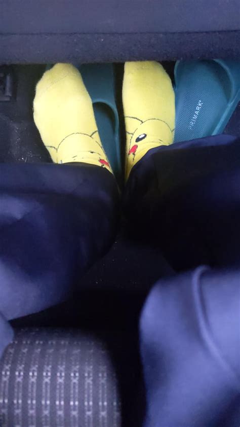 Pikachu Socks Rsocksoverleggings