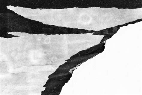 빈 흰색 검은 색 오래 찢어진 찢어진 종이 구겨진 된 포스터 그런 지 텍스처 배경 플래카드 0명에 대한 스톡 사진 및 기타 이미지 0명 간판 거리 Istock