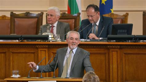 ДПС сезира КС за мораториума за земята Новини бг