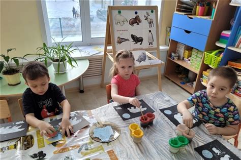 Нетрадиционная техника рисования Семья белых медведей