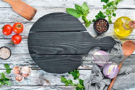 요리의 배경입니다 칼 붙이 및 부엌 널 평면도 텍스트를 위한 여유 공간 소박한 스타일 고기에 대한 스톡 사진 및 기타 이미지