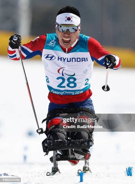 73 Sin Eui Hyun Photos And High Res Pictures Getty Images
