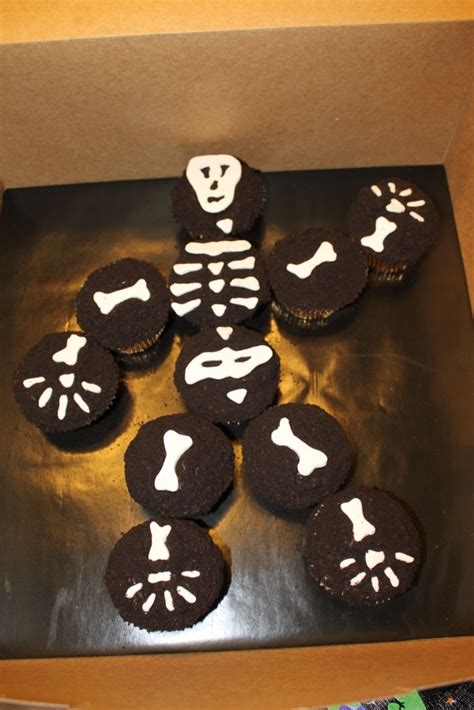 Skeleton Halloween Cake Decorating Halloween Cakes Cupcake Cakes
