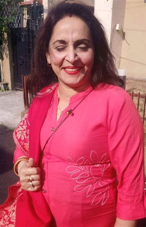 Just Another Pic Of My Mom Scrolller