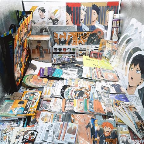 【傷や汚れあり】p62【1円スタート】 ハイキュー グッズ まとめ 大量 フィギュア イラストボード クリアファイル 色紙 ポストカード