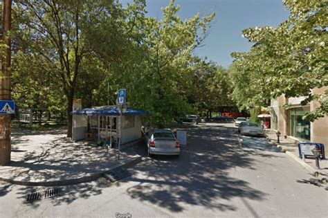 Столична община си върна паркинга до театър София който даваше под наем на Георги Илиев