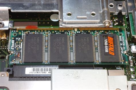 電算機孝行 Thinkpad 365x のメモリ 72mb 化成功