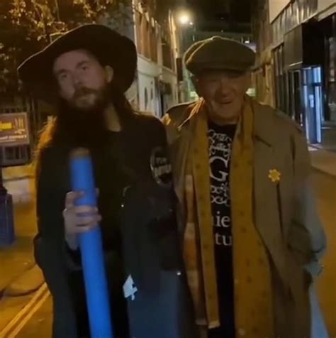 Man Dressed As Gandalf The Grey Bumps Into Lord Of The Rings Star Sir