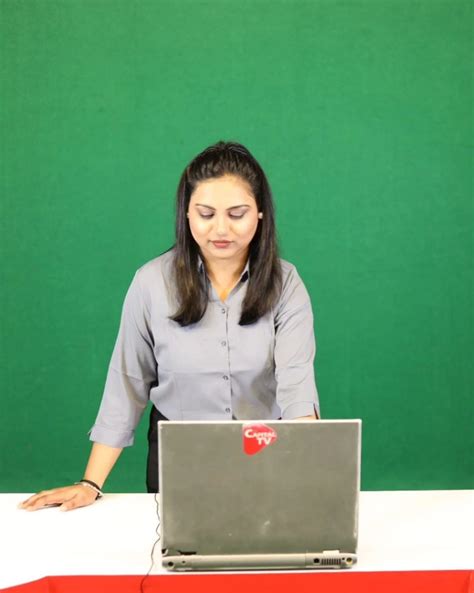 Sayma Khan On Linkedin Anchorsayma Work Newsroom Capitaltv Anchorlife