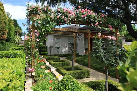 Rose Pruning Inspired Exteriors