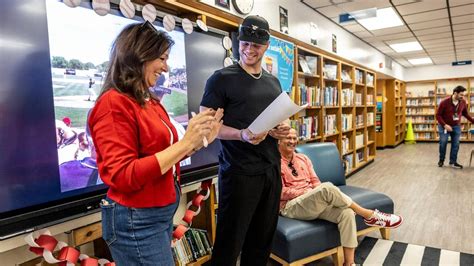 Mlb Catcher Logan Ohoppe Visits Massapequa Students Newsday