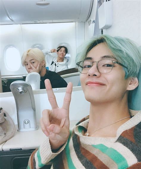 난해한 ‘민트색 머리도 완벽하게 소화한 오늘9일자 ‘방탄 뷔 인사이트