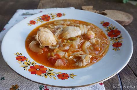 За каквото и да е Пилешка яхния с лук