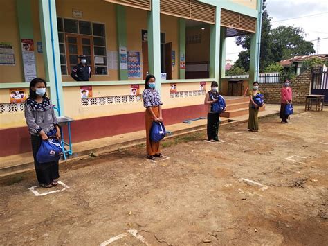 နောင်ချိုမြို့ အထက ၁ တွင် Quarantine ဝင်ရောက်နေသော အမျိုးသမီးများအား အမျိုးသမီးတစ်ကိုယ