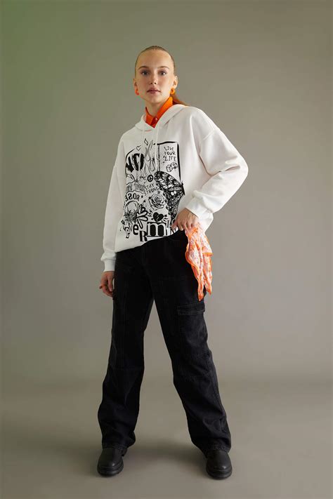 أسود نساء بنطلون جبردين بساق واسع بجيب كارجو 2660002 Defacto