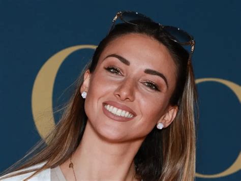 Tout Ce Quil Veut Cest Quon Soit Ensemble Exit Roger… Delphine Wespiser En Virée à Paris