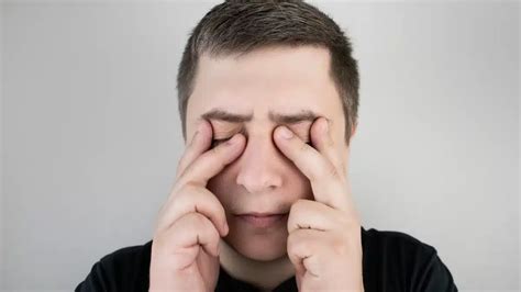 What Is Diffuse Lamellar Keratitis And How Does It Occur