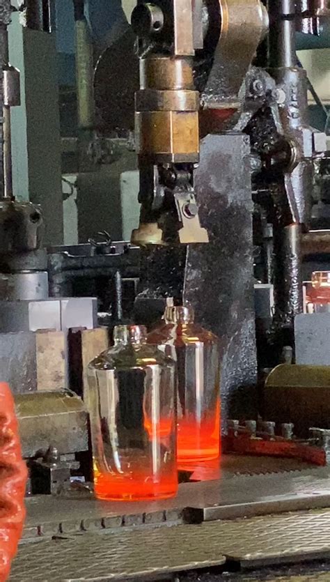 An Insight Into The Glass Bottle Manufacturing Process Global Package