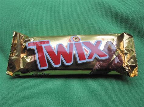 Twix Candy Logo