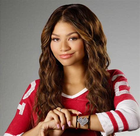 Zendayamedia On Twitter Zendaya Style Zendaya Hair Zendaya