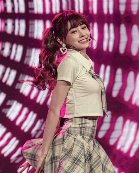 王依渟🍗 Et1231 • Instagram Photos And Videos