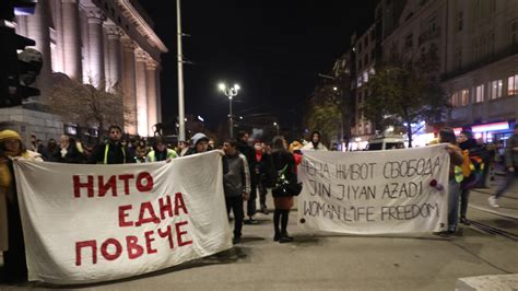 „Нито една повече“ Протести срещу насилието над жени в няколко града у нас СНИМКИ Nova