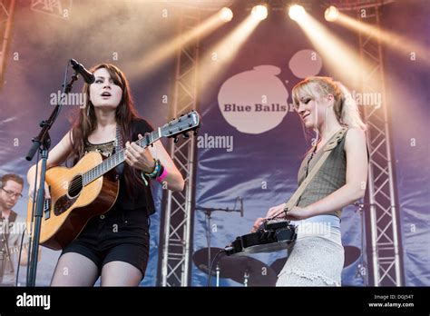 Rebecca And Megan Lovell Of The Us American Sisters Band Larkin Poe Performing Live At The