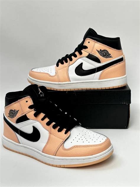 Nike Air Jordan 1 Mid Peach — ціна 1449 грн у каталозі Кросівки Купити жіночі речі за