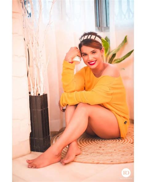 Naina Singh On Instagram “monday Blues Turns To Yellow Rishabdahiya”