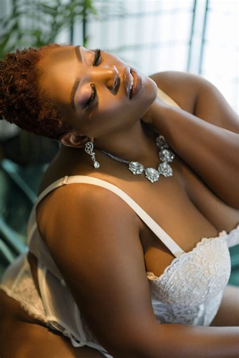 Home Page Maryland Black Boudoir Photographer