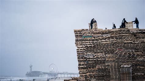In Beeld Na Vier Jaar Brandden De Vreugdevuren Weer