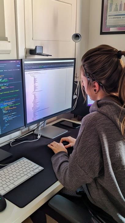 Free Focused Coding Session Image Coding Developer Woman Download